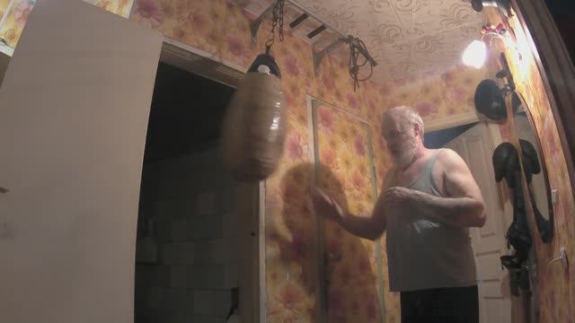 Работа на груше,бокс(домашняя тренировка)