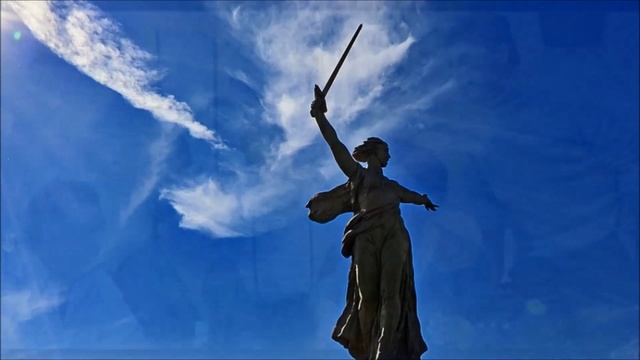 "Русский марш" - попурри на темы военных песен.