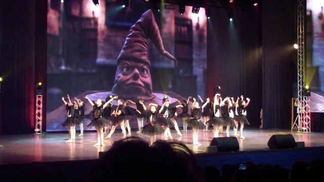 Танец шляпы