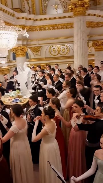 Рождество при дворе: бал в Зимнем дворце в одном кадре! 🎄🏛️