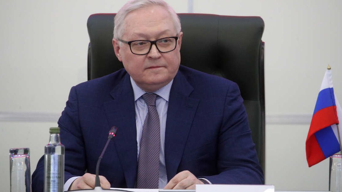 Рябков: Россия стоит с Венесуэлой плечом к плечу