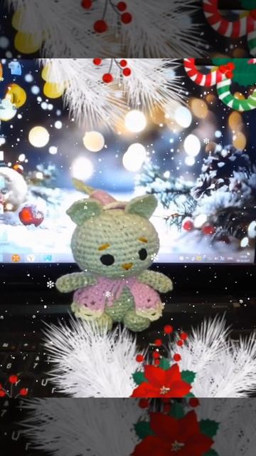 Кошечка дарит новогодние настроение