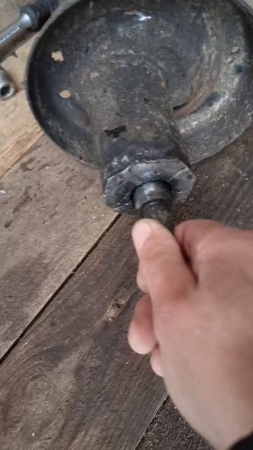 Мёртвый наглухо.