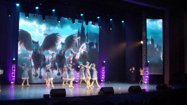 Танец "Две школы"