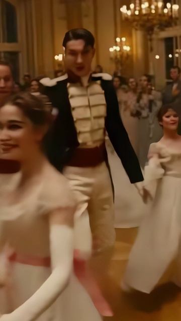 Наташа Ростова на первом балу. 1805. Кружение, счастье и тихая грусть эпохи.