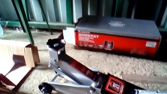 подкатной домкрат Matrix псевдонемец