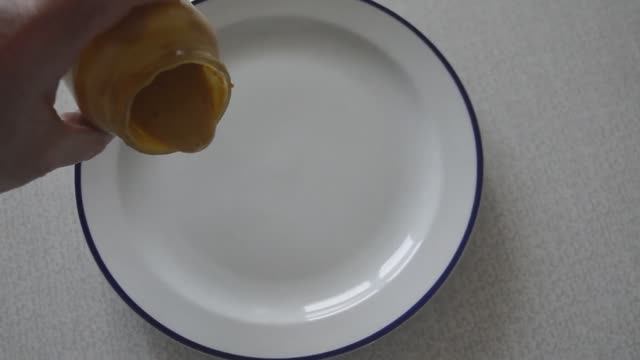 Домашняя горчица на сыворотке с калинджи