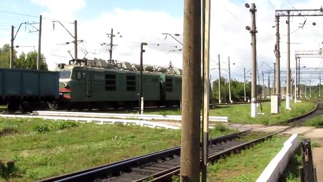 Осень 2012. Станция Мироновка. Электровозы ВЛ80К.