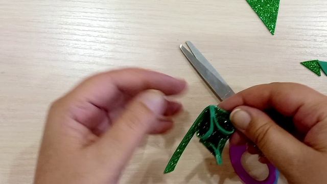 Зеленая снежинка из фоамирана. Мастер-класс снежинка из фоамирана своими руками