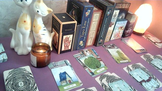 годовой  большой расклад таро на все сферы!