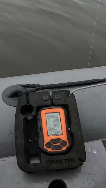 Стая крупного леща в эхолоте Практик!