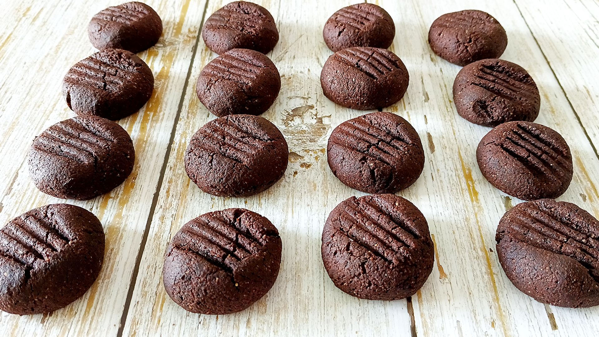 Шоколадное печенье без глютена, без сахара! Кето тесто из миндальной муки.