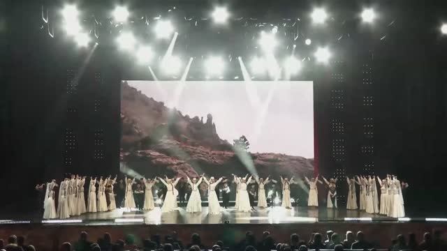 Москва. 4.  Образцовый ансамбль крымскотатарского танца «ATESH»