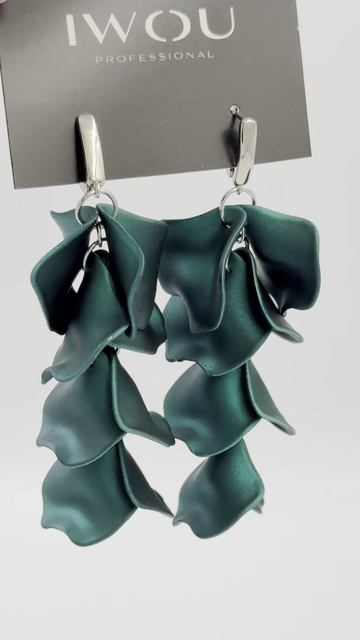 Серьги «Танцующие лепестки изумруд»