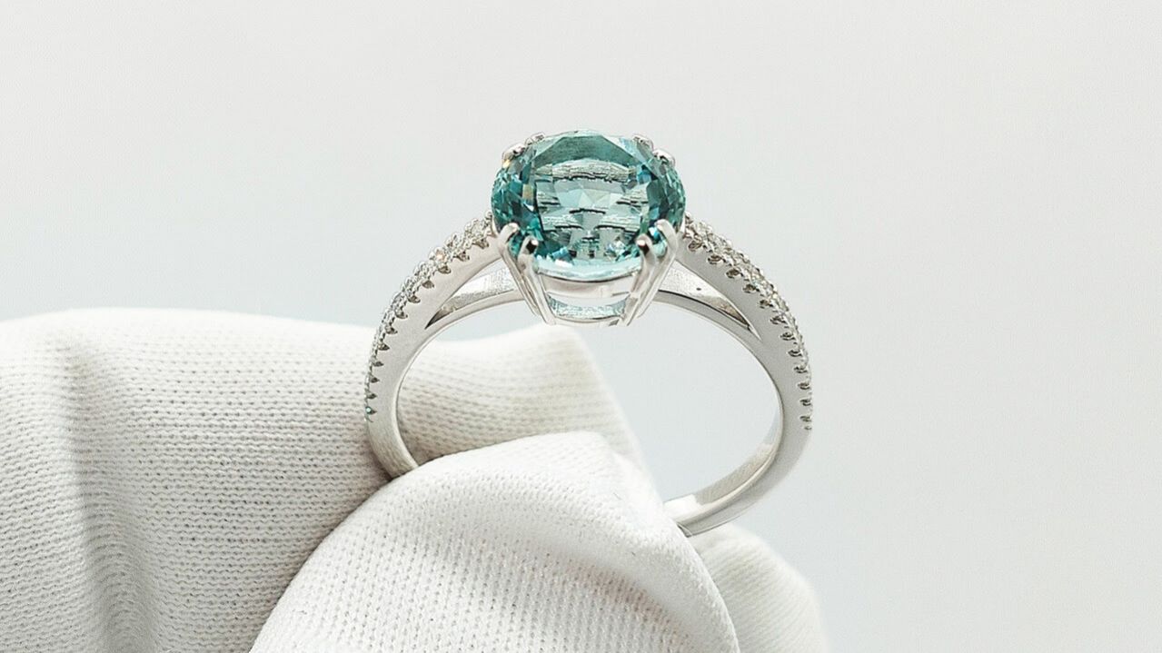 Кольцо с аквамарином и бриллиантами