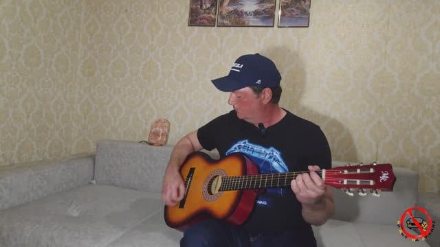 Музыкальная пауза: Толян Гитарыч - "Мы русские"/ классно поёт под гитару