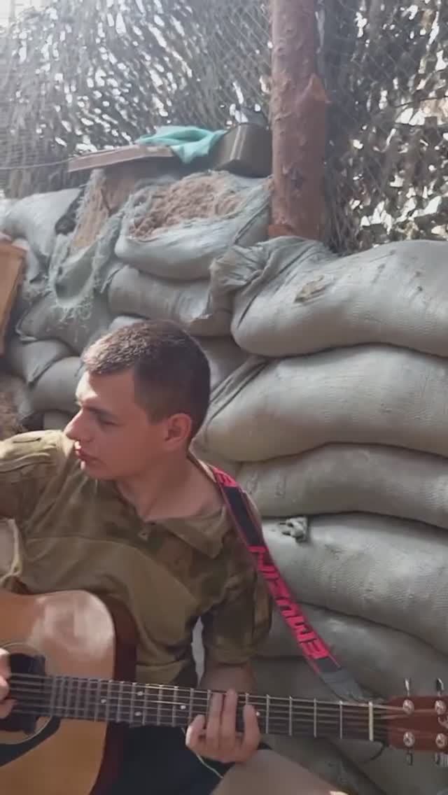 Фронтовая песня, автор Дмитрий Варенцов. Песня "Из Спутника-бригада".