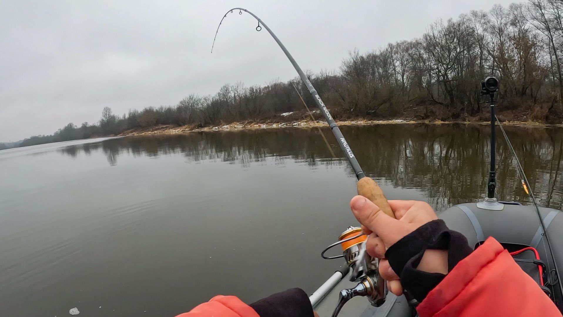 НАШЁЛ ЛОГОВО МАТЁРЫХ ОКУНЕЙ, РЫБА КЛЮЁТ И ДУША ПОЁТ. Рыбалка на спиннинг в 2025