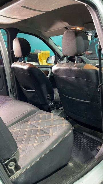 Установка авточехлов Дублин Сарния в Lada largus 1