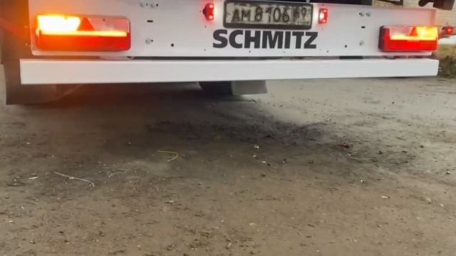 Бампер прицепа задний. Панель и брус SCHMITZ. Установка