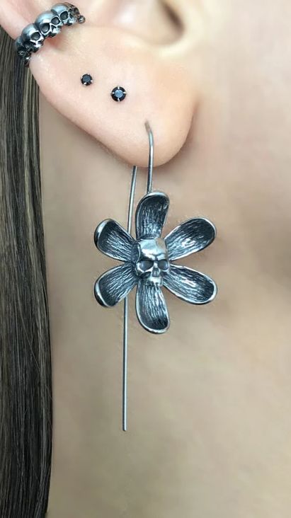 Готические крупные серьги-петли "Ядовитые цветы" от бренда StarfallShop