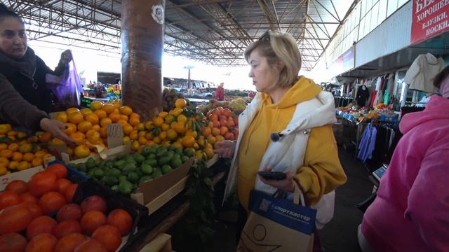 Кисловодский рынок. Фейхоа за 200 рублей. 19.11.2025.