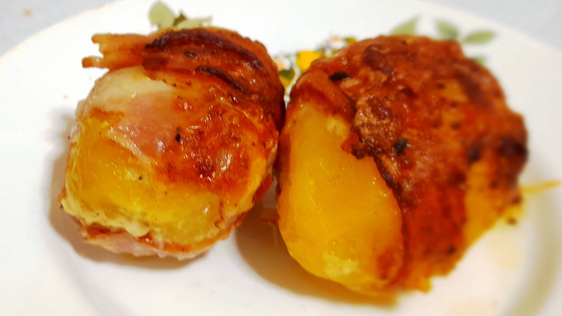 Запеченая картошка в беконе