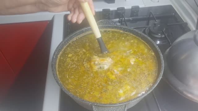 Лёгкий супчик с рыбными консервами