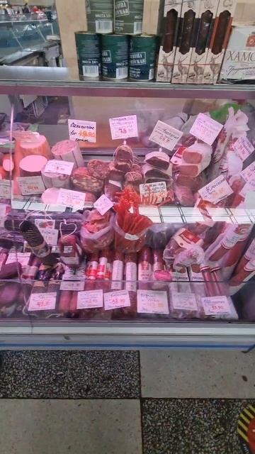 Показываю продукцию на Комаровском рынке в Минске