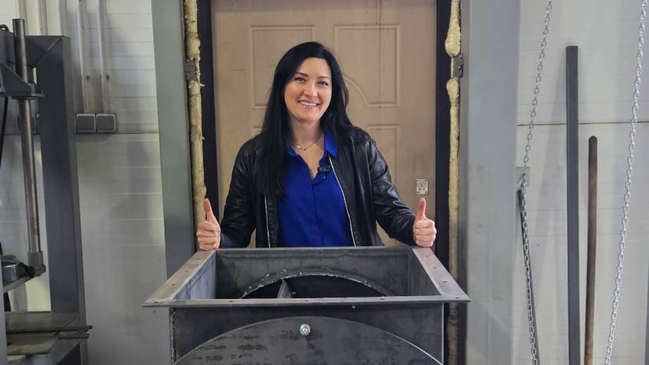 Готовим шлюзовые затворы (перегрузчики) к отгрузке. Обзор оборудования.