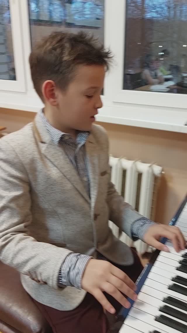 Сольф. №4 из сб.Калм. и Фр. Сапрыкин Алексей 1кл.