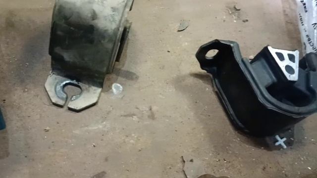 Замена нижней подушки двигателя на Шевроле Ланос