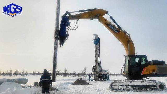 Монтаж экскаваторного вибропогружателя SG-250 г. Новый Уренгой