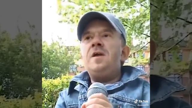 Юмор. Хочу стать строителем. Они делают домы, людям дают квартиры....