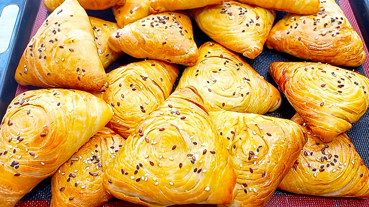 Слоеная самса с мясом! Хрустящая и сочная, не пропустите этот рецепт!