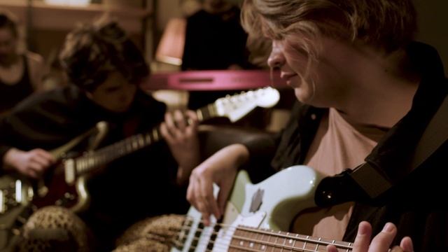 Металл и струны- Дмитрий Бондарь & ИИ.