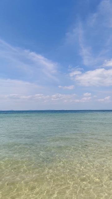 Пляж с морскими звездами на острове Фукуок. Вьетнам