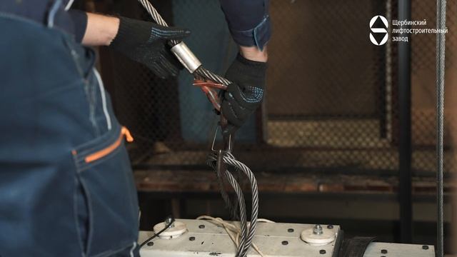 Замена вкладышей и блоков на кабине лифта