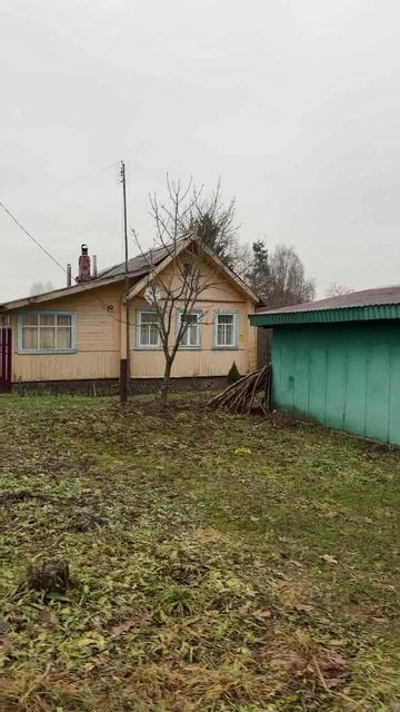 Продаётся жилой бревенчатый дом с коммуникациями баней и гаражом в д.Вяльковка, Александровский р-н