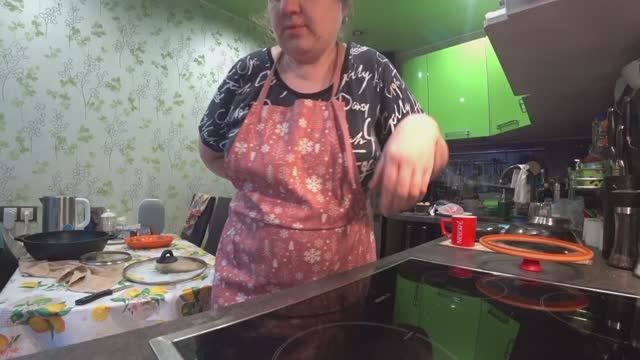 ВЛОГ // ГОТОВЛЮ УЖИН / ЗАРАБОТАЛА НА RU И ПОТРАТИЛА / ХОЧУ ТАКЖЕ ТАНЦЕВАТЬ / БОЛТАЛКА