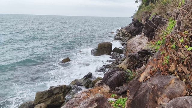 Скалы на острове Фукуок