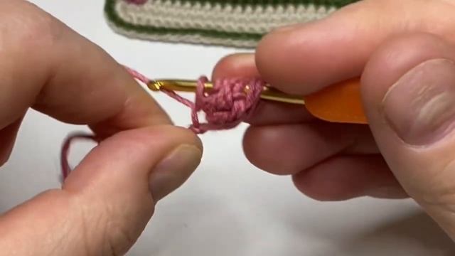 Пришивные шишечки крючком