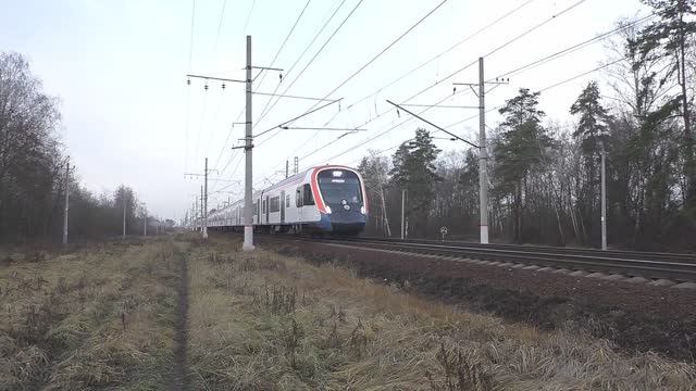 Электропоезд ЭГЭ2Тв-024 "Иволга 4.0" (аренда ЦППК) приг. поезд № 6732/6731 Апрелевка — Фрязево.