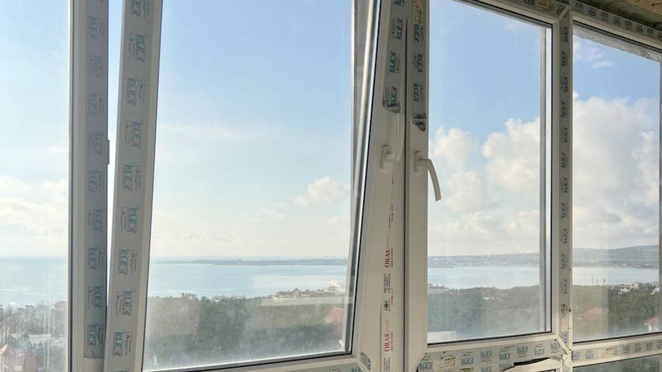 Цена квартиры в Геленджике цена 23.5 млн.р. Двухкомнатная в ЖК "Акварель" на переулке Больничном.