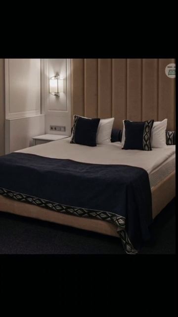 Изголовье до потолка