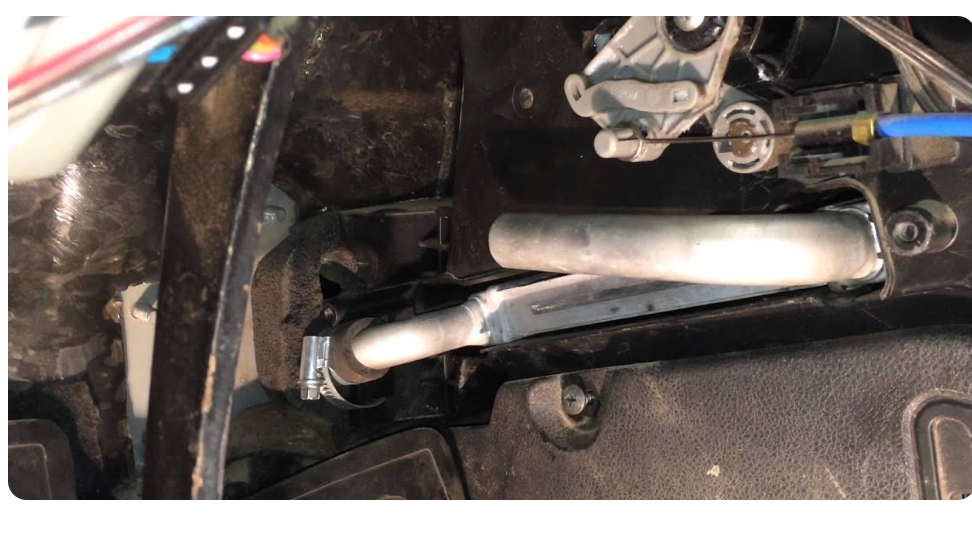 как заменить радиатор печки Лада Гранта