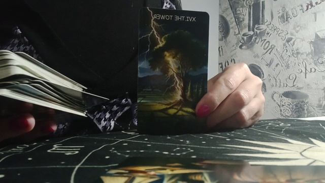 Стоит ли резко менять свой имидж? Расклад Таро