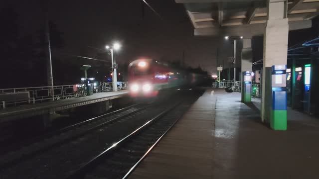 Электровоз ЭП2К-338 (ТЧЭ-6) со скорым поездом № 137С/138С Кисловодск — Нижний Новгород