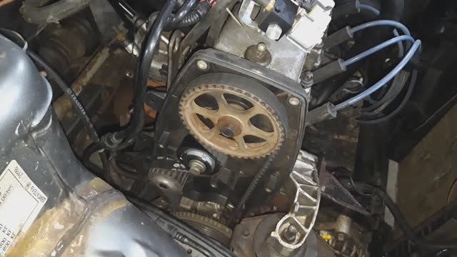 Замена комплекта ГРМ в автомобиле Лада Приора 2012г 1.6 8кл.