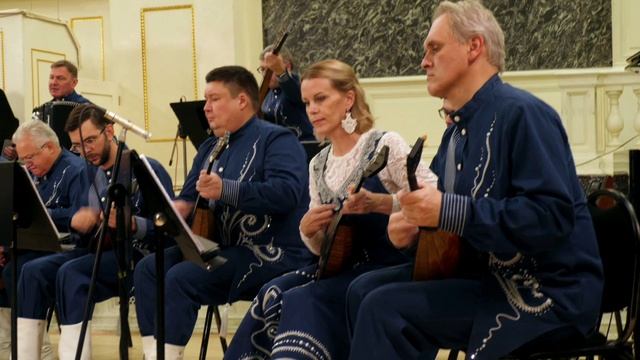 В. Шаинский, сл. В. Харитонова “Белые крылья”.